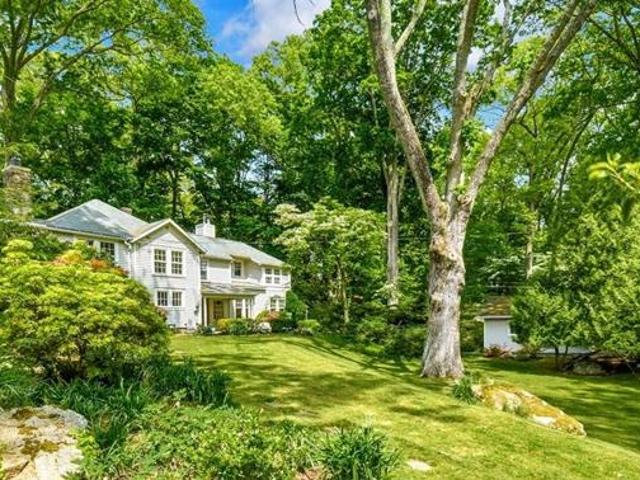 36 Meeker Ct, Norwalk, CT 06853