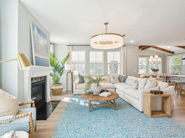 36 Middle Island St, Beaufort, SC 29907