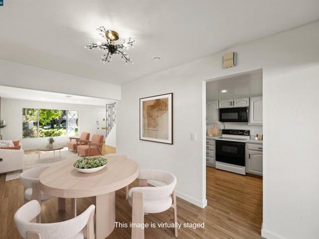 36 Miramonte Dr, Moraga, CA 94556