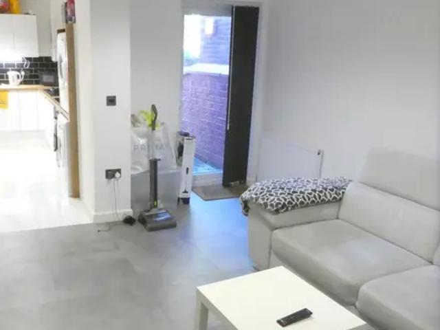 36 Monica Grove, Manchester, M19 2BN, United Kingdom | 6 bed townhouse for rent #75545576 | Rentberry