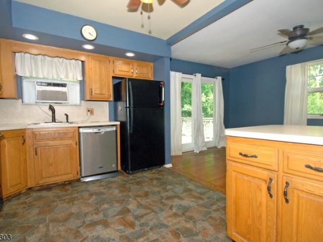 36 Mountain Lake Rd