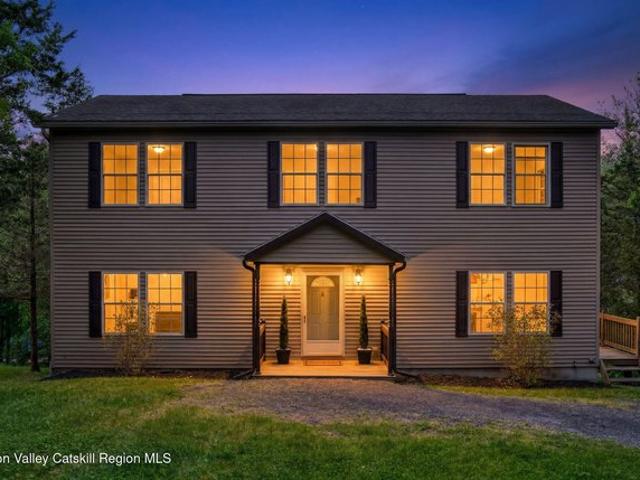 36 Old Baltus Ct, Athens, NY 12015