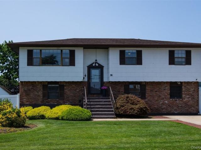 36 Osceola Ave, Deer Park, NY 11729