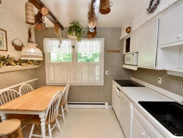 36 Paderewski Rd