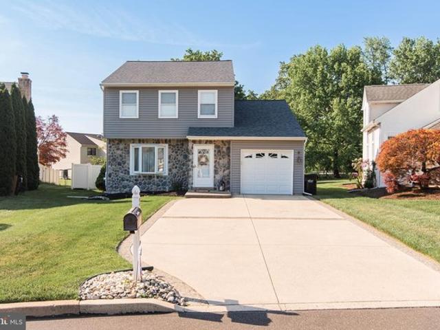 36 Pebble Dr, Horsham, PA 19044