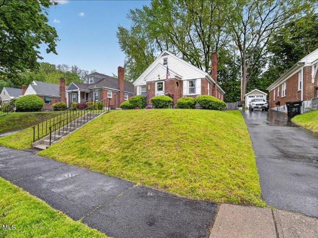 36 Pointview Drive