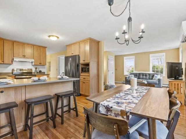 36 Plaisted Rd, York, ME 03909