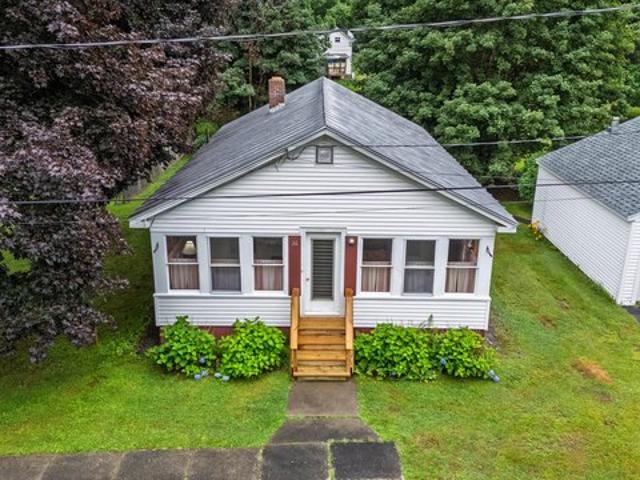 36 Preble St, Bingham, ME 04920