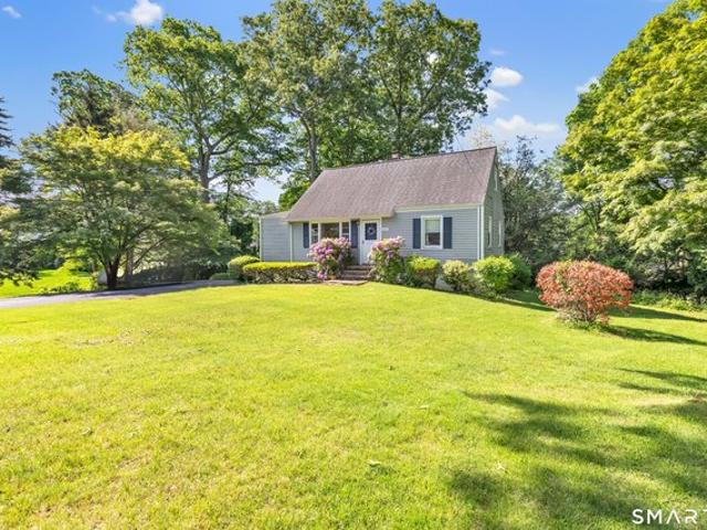 36 Romanock Pl, Fairfield, CT 06825