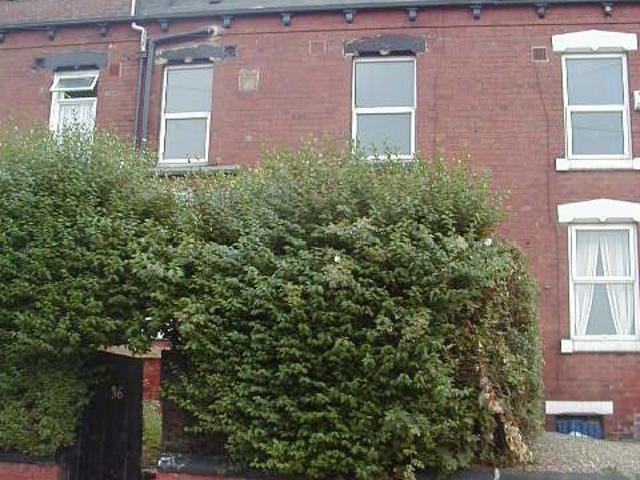 36 Royal Park Grove Hyde Park Leeds. 3 bed house to rent £1,460 pcm £337 pw