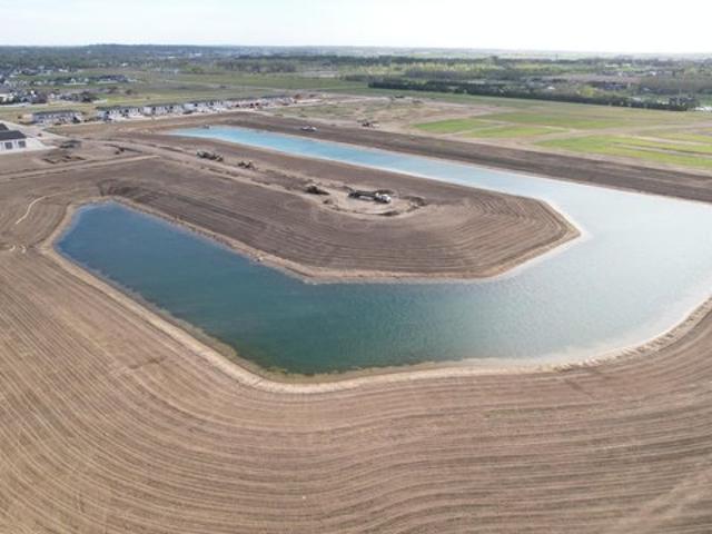 36 Rutland Cir, Bismarck, ND 58504