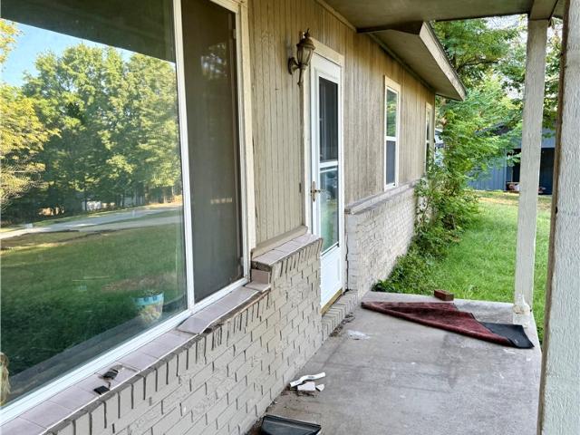 36 S Redbud Avenue