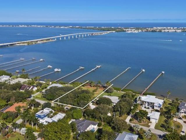 36 S Sewalls Point Rd, Sewalls Point, FL 34996