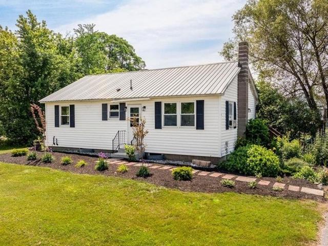 36 School St, Canaan, NH 03741