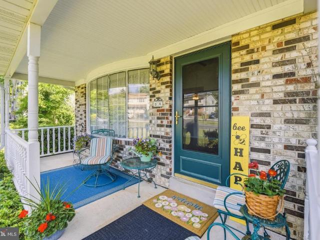 36 Schoolhouse Road