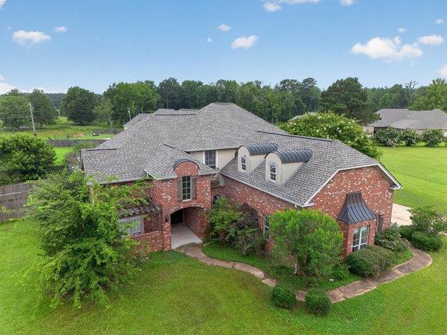 36 Sandstone Cir, Caledonia, MS 39740