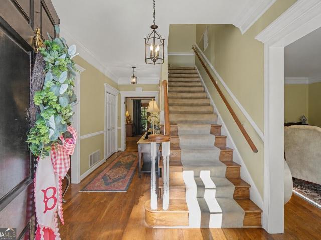36 Saddle Mountain Road SE