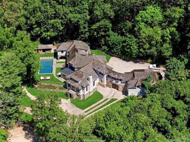 36 Spring St, Cold Spring Harbor, NY 11724