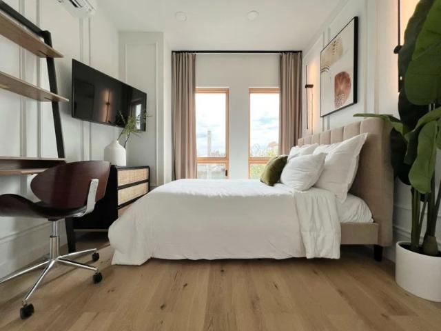 36th Ave Room 15 Min to Manhattan