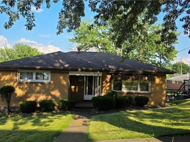3704 Marlamont Way, Weirton, WV 26062