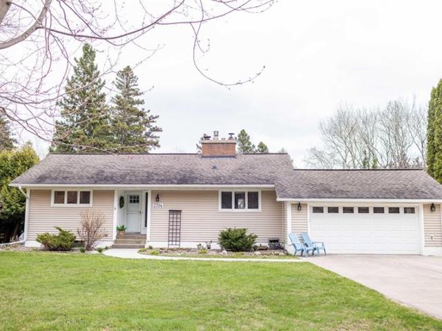 3704 Greysolon Rd, Duluth, MN 55804