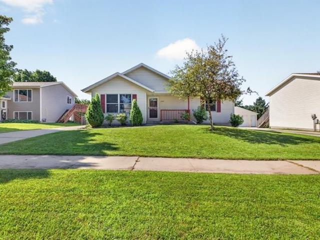 3704 Strathmore Ln SE, Rochester, MN 55904