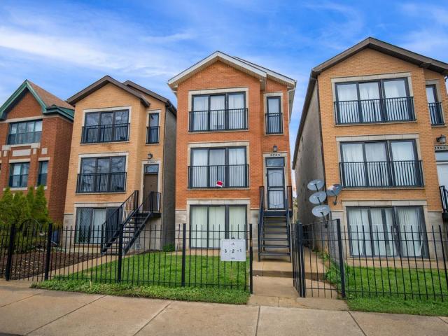 3704 W Lexington St, Chicago, IL 60624 | MLS #12605 | Compass