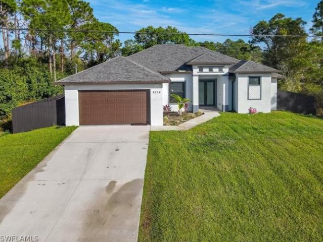 3705 Sunshine Blvd N, Lehigh Acres, FL 33971