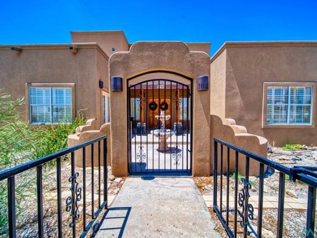 3706 Brentwood Pl, Carlsbad, NM 88220