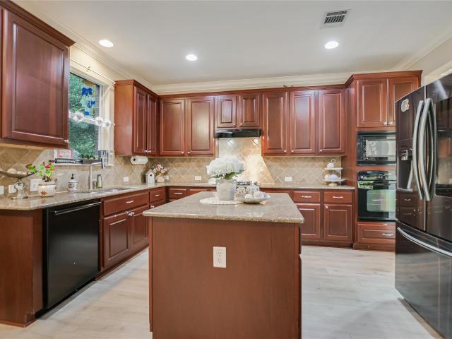 3706 Katie Ln