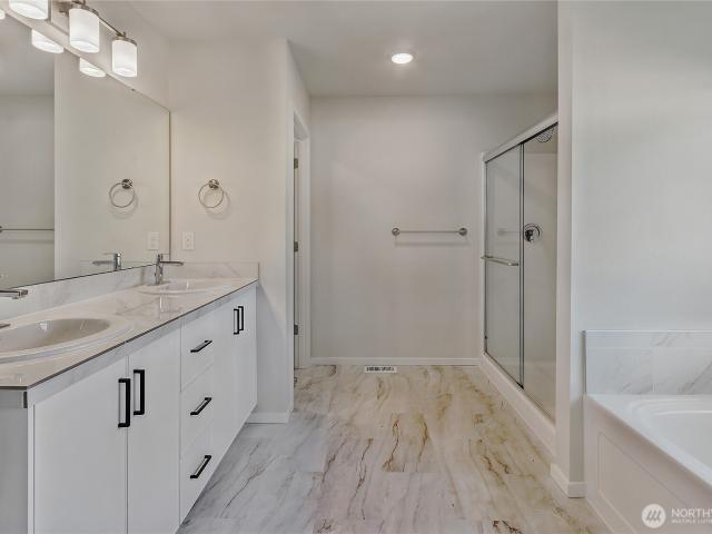 3706 rd Street Ct E