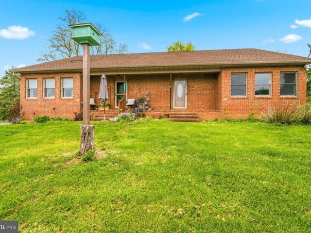 3706 Singer St, Hampstead, MD 21074