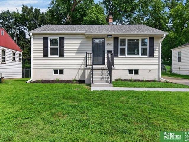 3707 N 56th St, Omaha, NE 68104