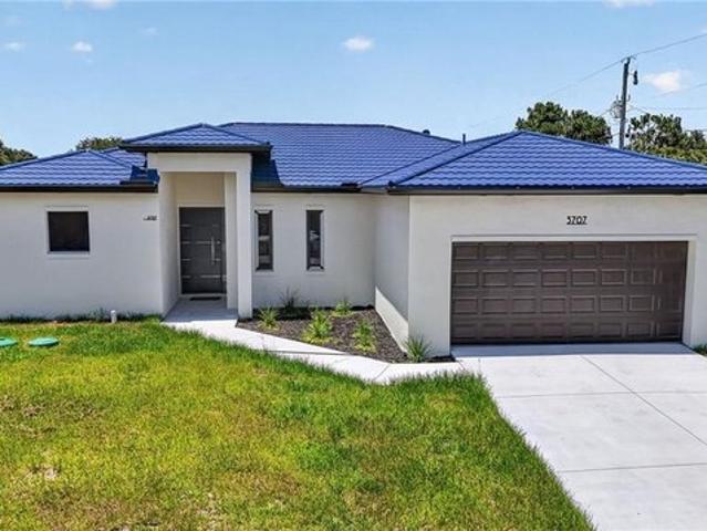 3707 E 15th St, Lehigh Acres, FL 33972