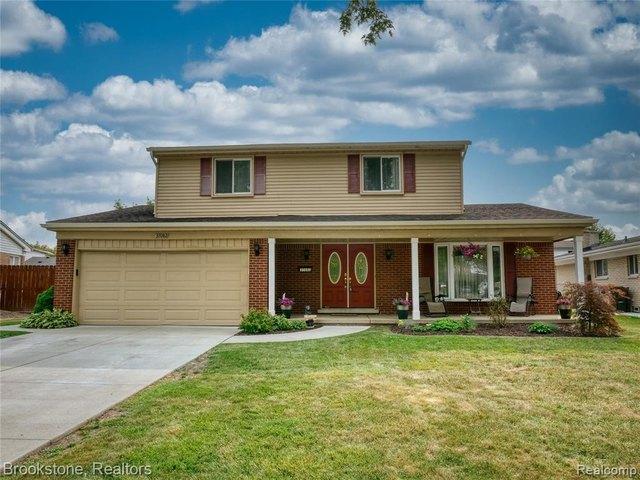 37082 Gary Dr, Sterling Heights, MI 48310