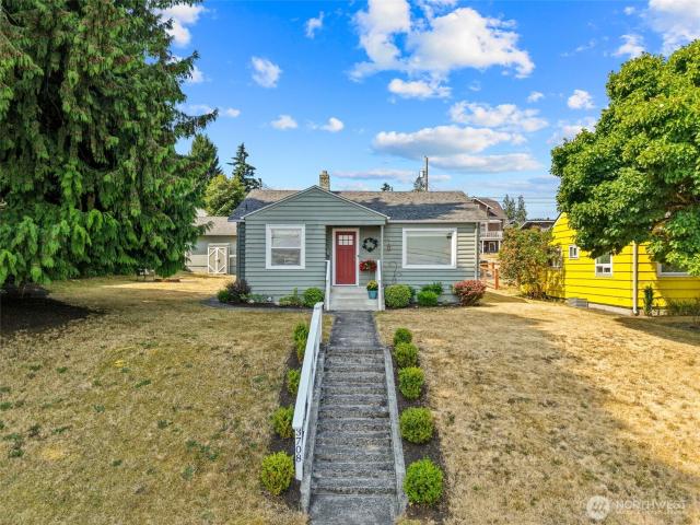 3708 Oakes Avenue