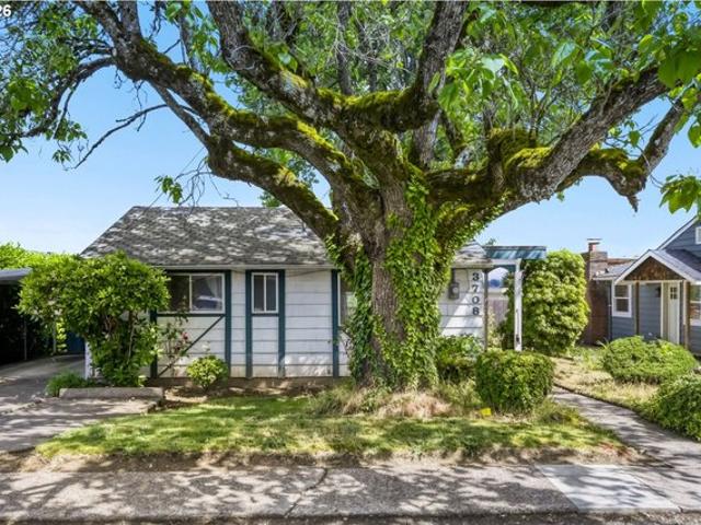 3708 E 14th St, Vancouver, WA 98661