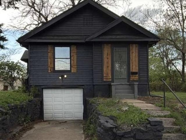 3708 E 72nd St, Kansas City, MO 64132
