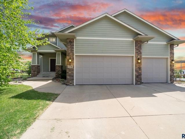 3708 E Wakefield Cir, Sioux Falls, SD 57103