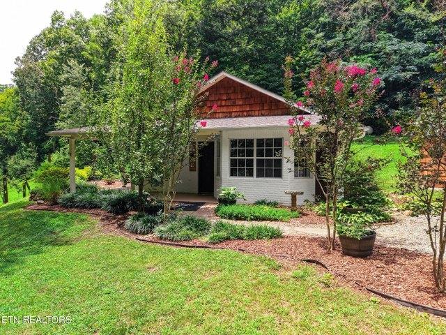 3708 Roberts Rd, Corryton, TN 37721