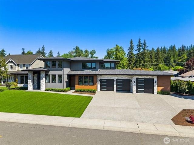 3709 E Connecticut St, Bellingham, WA 98226