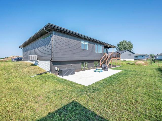 3709 Larchwood Circle