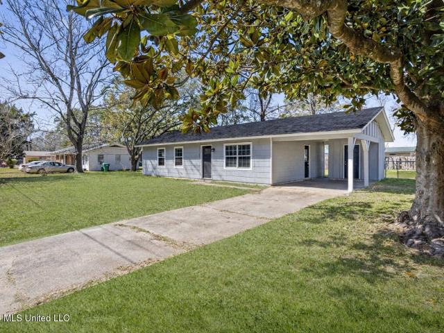 3709 Pineview Dr, Pascagoula, MS 39581 | MLS #4140 | Compass