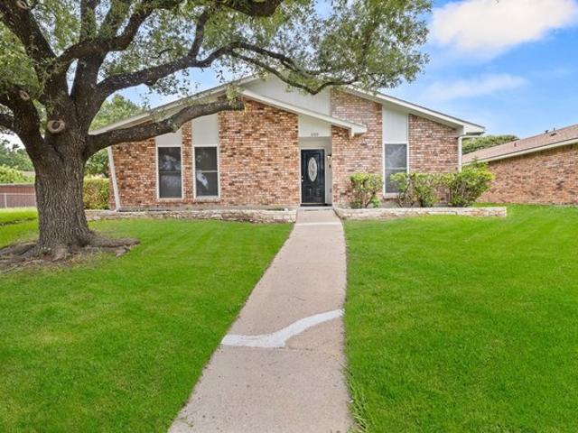 3709 Red Oak Dr, Garland, TX 75043