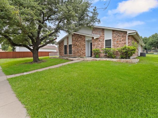 3709 Red Oak Drive