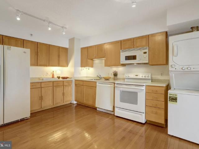 3709 S George Mason Drive # 605E