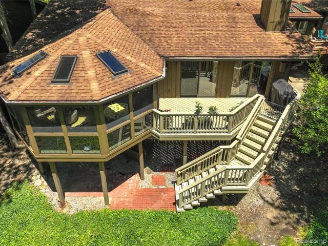 3709 Wabeek Lake Drive