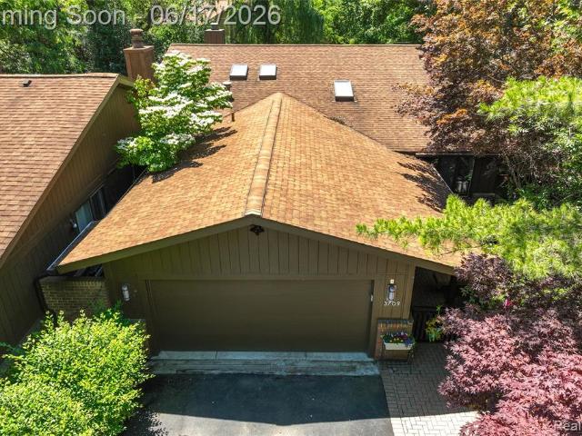 3709 Wabeek Lake Drive