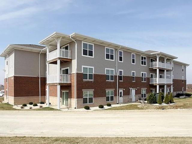 3700 Eagle Nest Dr, Crete, IL 60417