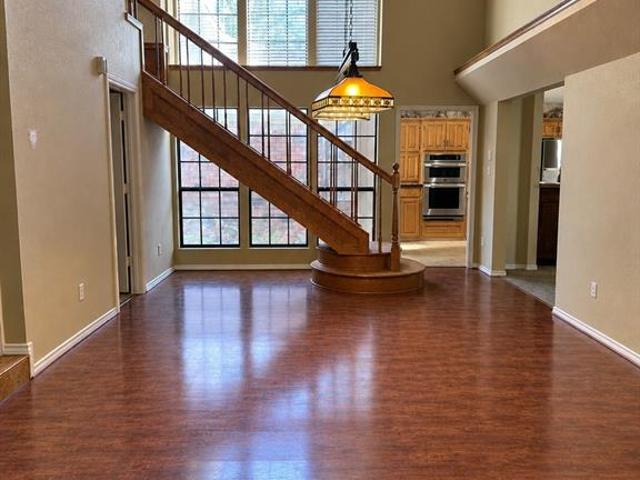 3700 Pelican Court